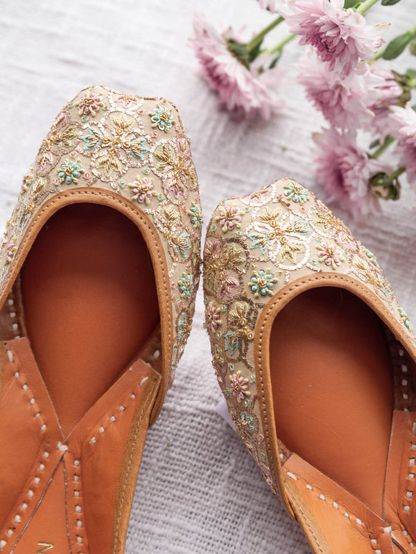 Needledust: Leather Juttis | Traditional Ethnic Jutti for Women