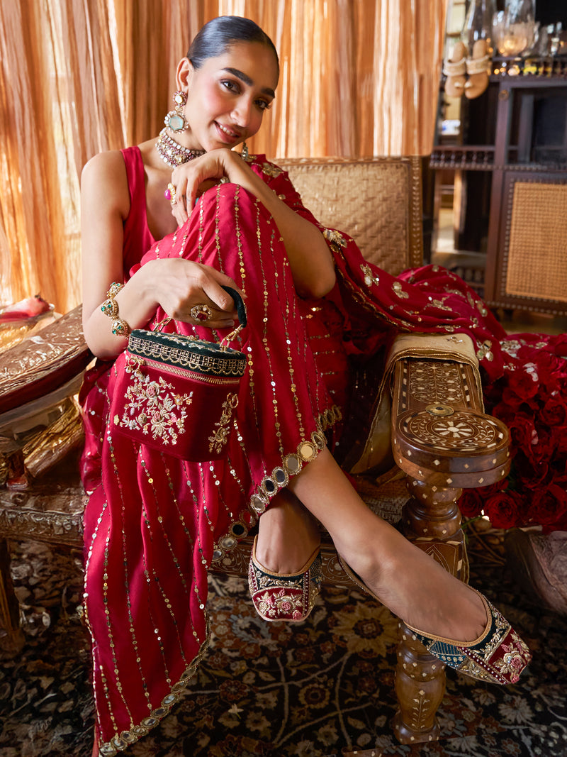 Discover Premium Designer Juttis for Women | Needledust