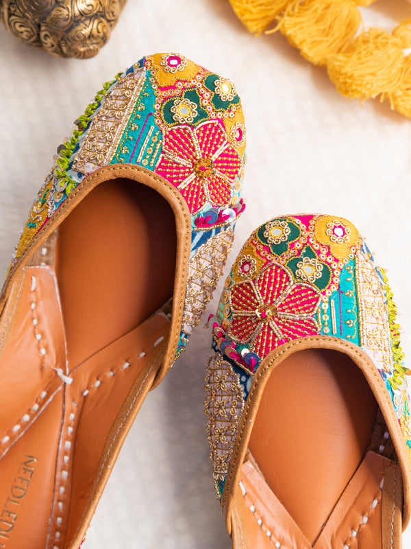 Explore Leather Juttis | Traditional Ethnic Juttis for Men & Women ...