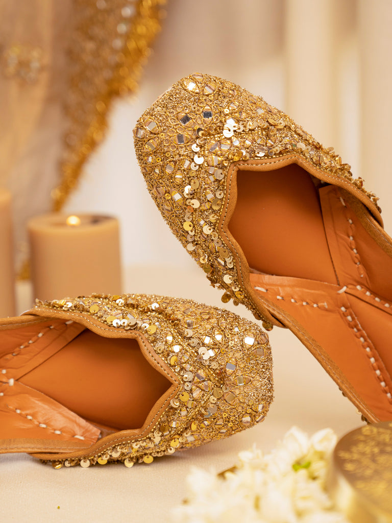Explore Leather Juttis | Traditional Ethnic Juttis for Men & Women ...