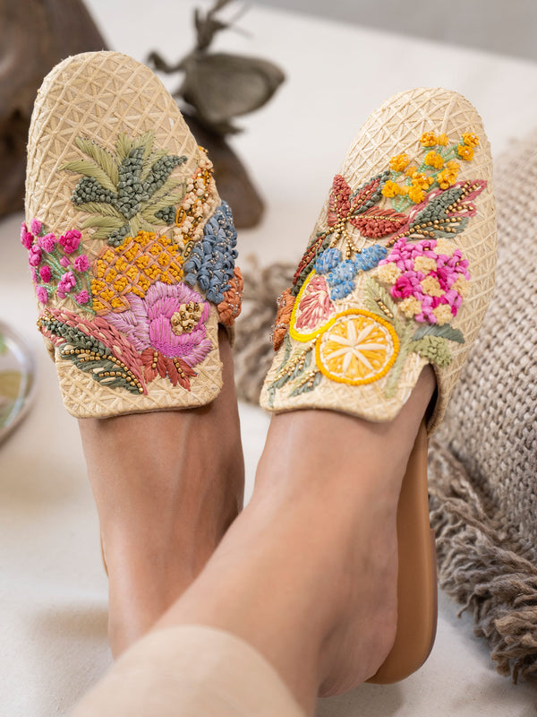 Explore Leather Juttis | Traditional Ethnic Juttis for Men & Women ...