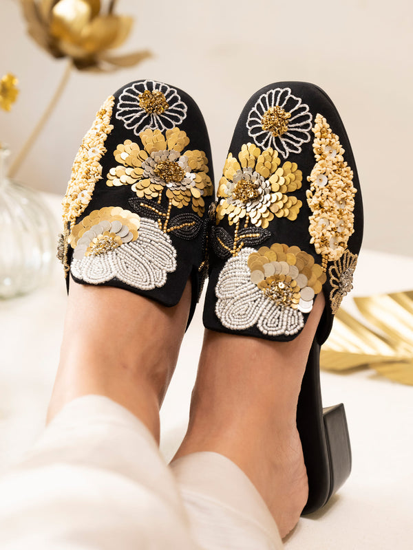 Explore Leather Juttis | Traditional Ethnic Juttis for Men & Women ...